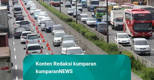 Kakorlantas Terapkan One Way Nasional di KM 70-414 saat Arus Mudik dan Balik | kumparan.com